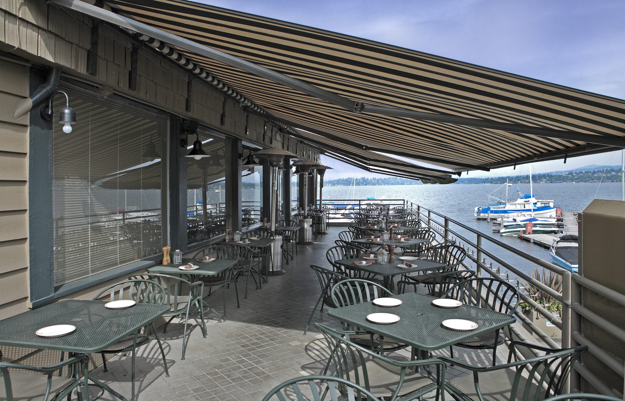 Retractable Awnings – Rainier Shade – Commercial